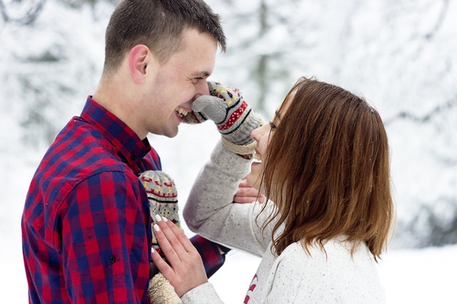 The Subtle Cues of Flirting Behavior – Behavioral Inquiry